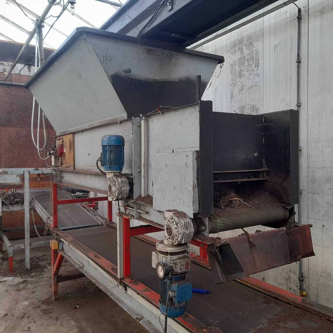 Two units of soil bunkers / storage bunkers, spreading bunkers, refurb ...