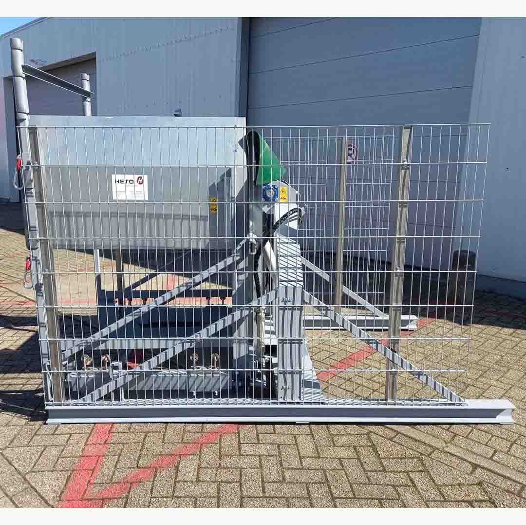 Heavy-duty big bag tipper for heavy bags of potting soil with hydrauli ...